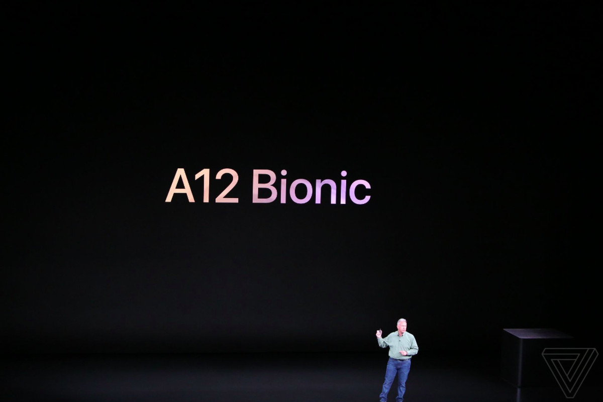 Apple tự tin gọi A12 Bionic là con chip "thông minh và mạnh mẽ nhất từng có trên một chiếc ...