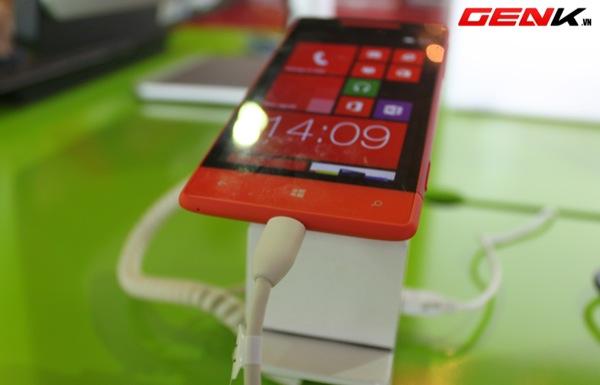 Cận cảnh HTC 8S, điện thoại WP8 trung cấp, giá 7,6 triệu đồng tại Việt Nam