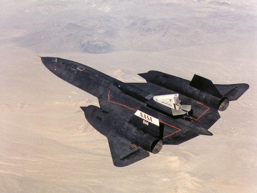 SR-71 Blackbird, chiếc máy bay yêu thích của Elon Musk và Grimes, có gì ...