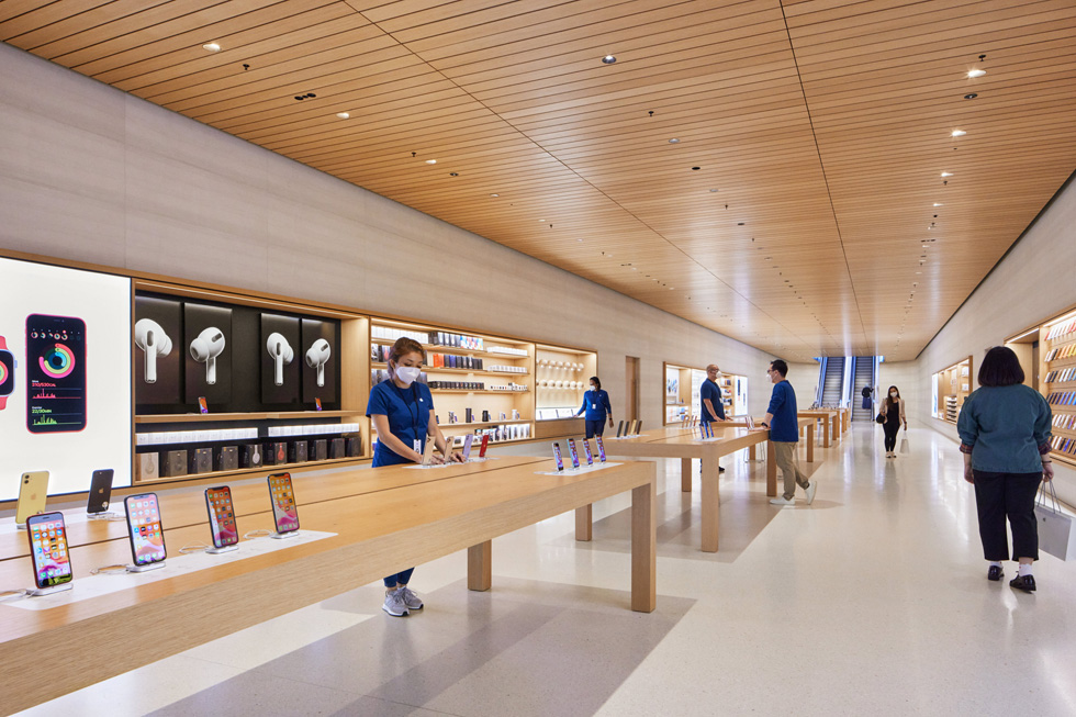 Tham quan Apple Store hình cầu nổi trên mặt nước vừa mới được khai ...
