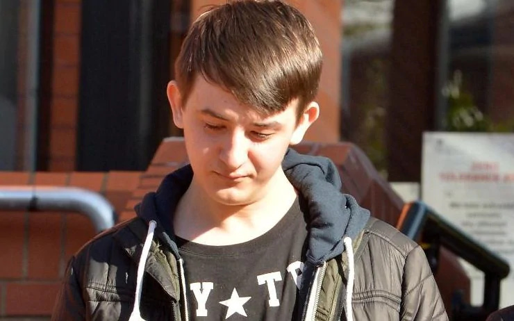 Cảm nghĩ của cậu hacker trẻ tuổi khi lần đầu tiên online sau 2 năm bị ...