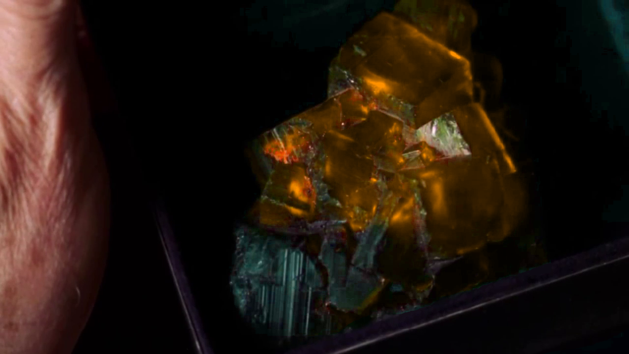 Khám phá bí ẩn của những viên Kryptonite xuất hiện trong Smallville và ...