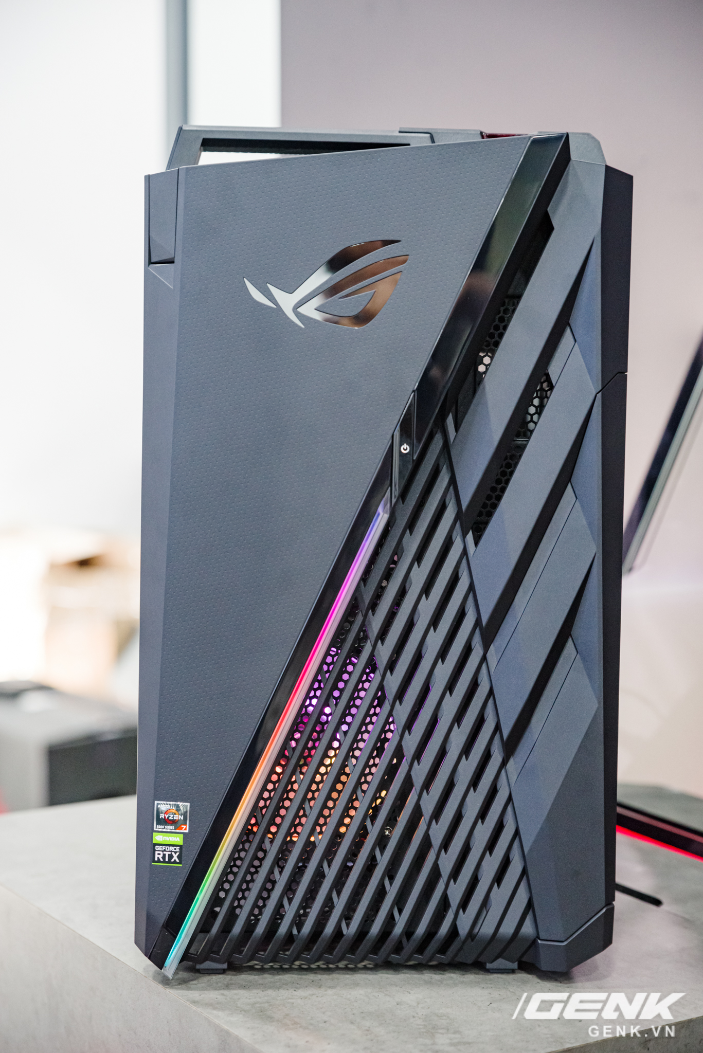 Cận cảnh ASUS ROG Strix GA35 và ROG Strix G10DK, bộ đôi desktop dành ...