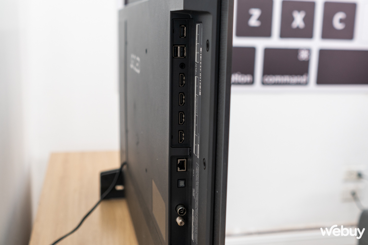 Trải nghiệm nhanh LG OLED evo C2 42inch: Chất lượng ảnh cao, nhỏ gọn ...