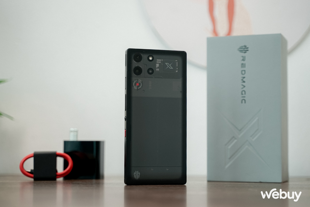 Trải nghiệm sớm REDMAGIC 10 Pro: Snapdragon 8 Elite, quạt tản nhiệt ...