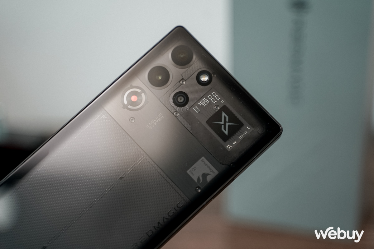 Trải nghiệm sớm REDMAGIC 10 Pro: Snapdragon 8 Elite, quạt tản nhiệt ...