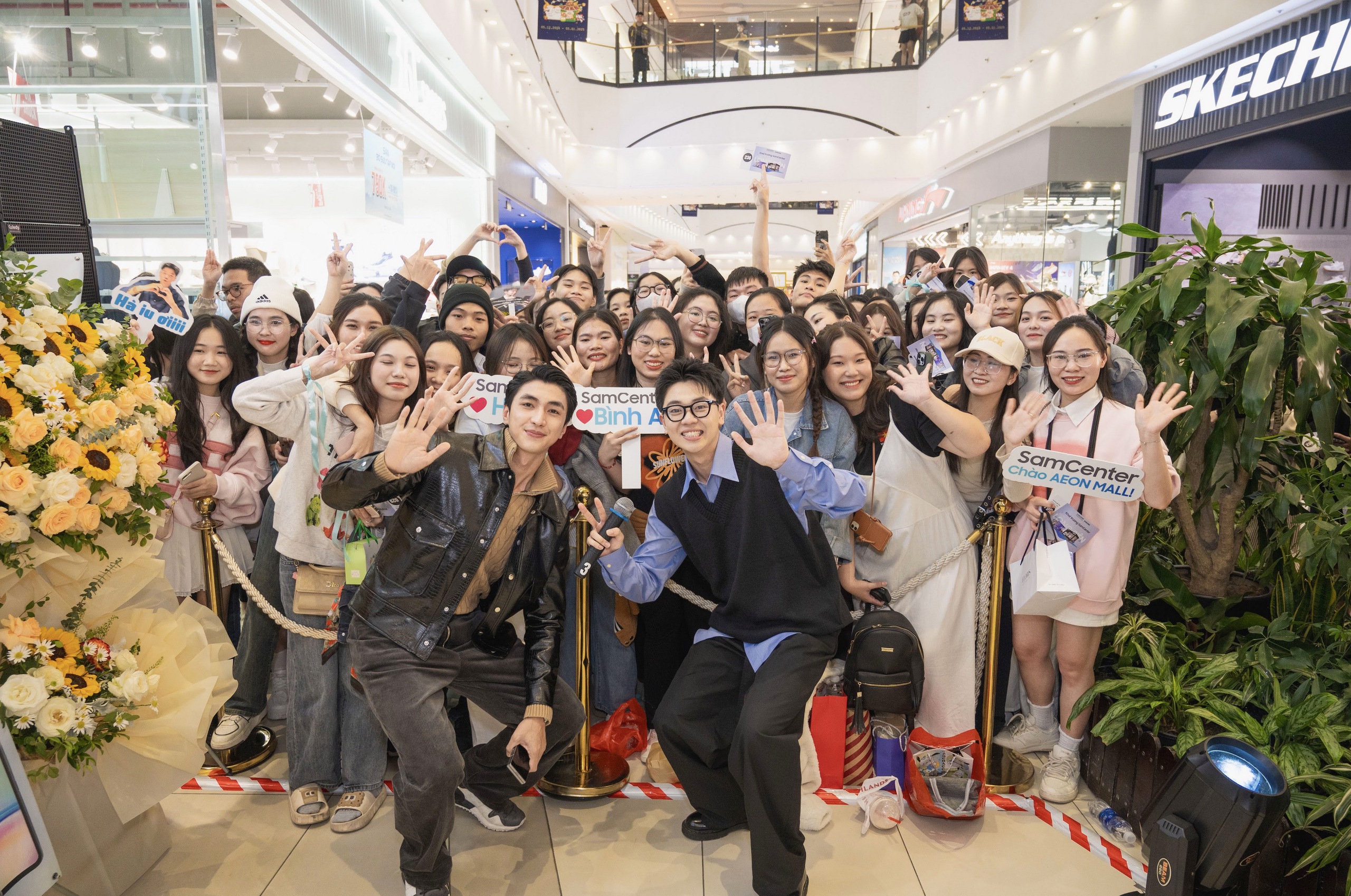 SamCenter thứ 33 mở tại Aeon Mall Long Biên: Giảm giá 60% cho Z Flip6 ...