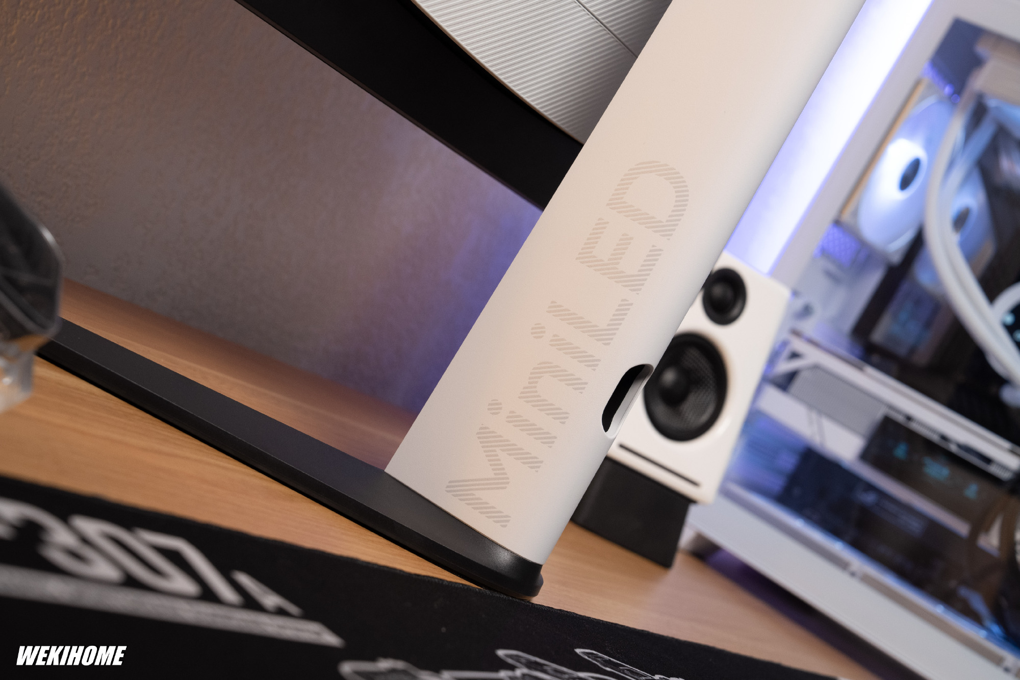 Ảnh thực tế màn hình Xiaomi gaming giá dưới 7 triệu: Tấm nền Mini LED ...