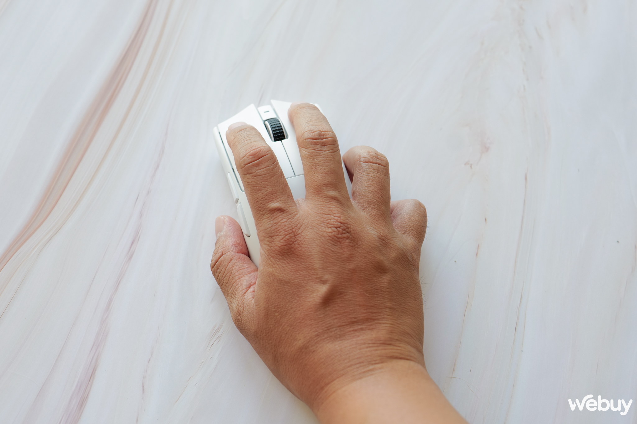 Trên tay Razer Viper V3 Pro: Chuột không dây siêu nhẹ hướng tới tuyển ...