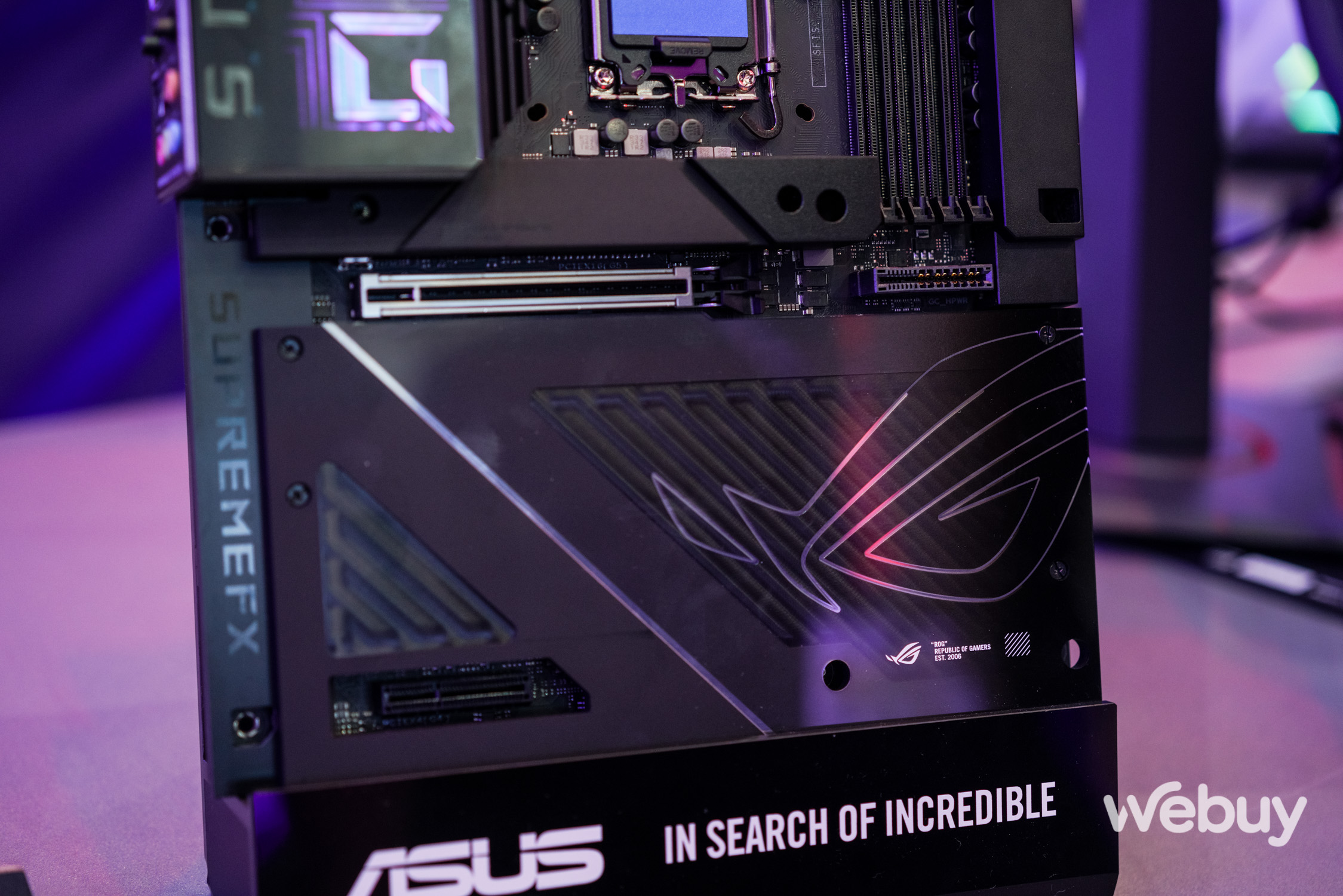 Dạo một vòng gian trưng bày linh kiện PC ASUS tại Computex 2024: Modem ...