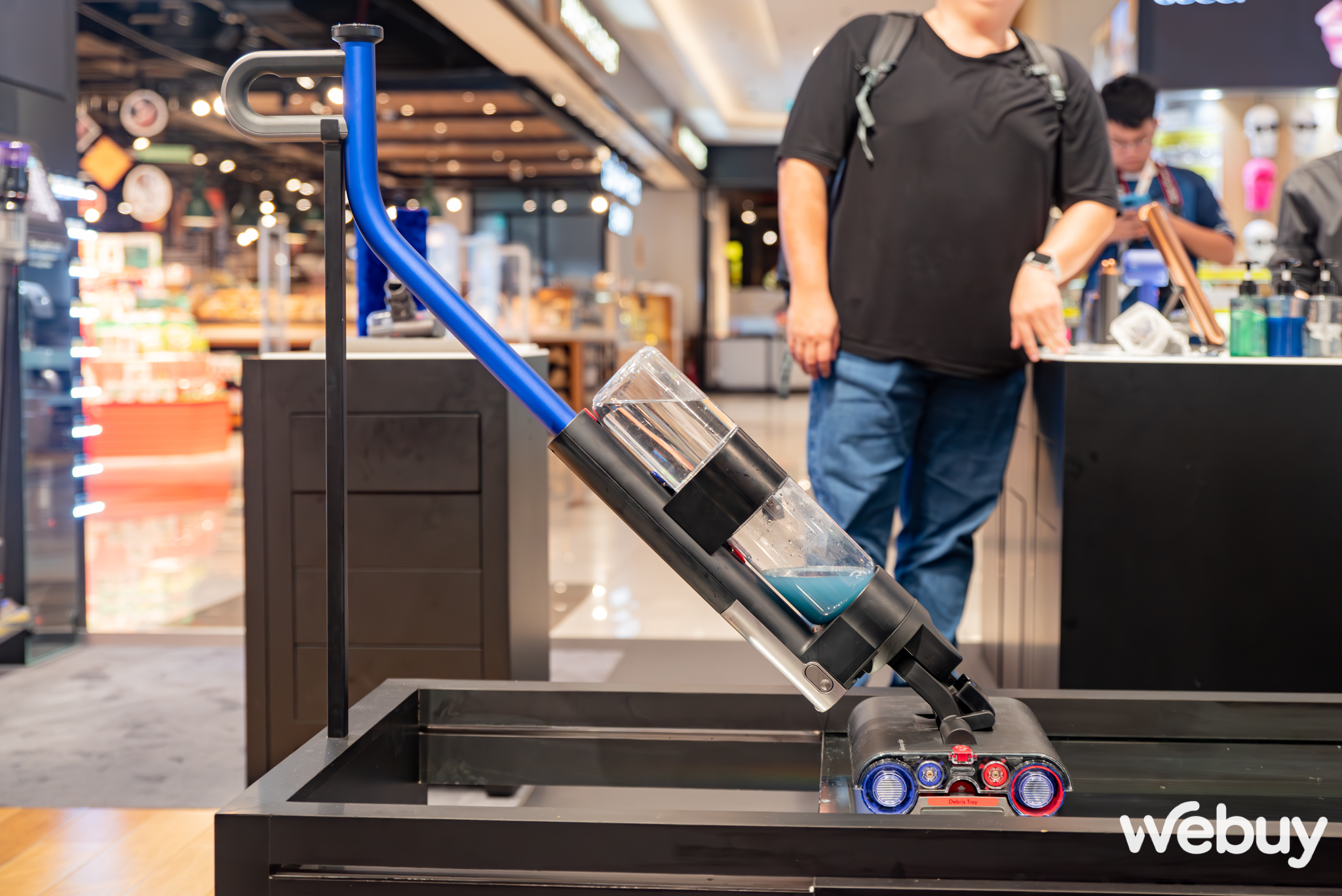 Cận cảnh máy lau sàn Dyson WashG1: Tiện lợi dễ dùng, làm sạch hiệu quả ...