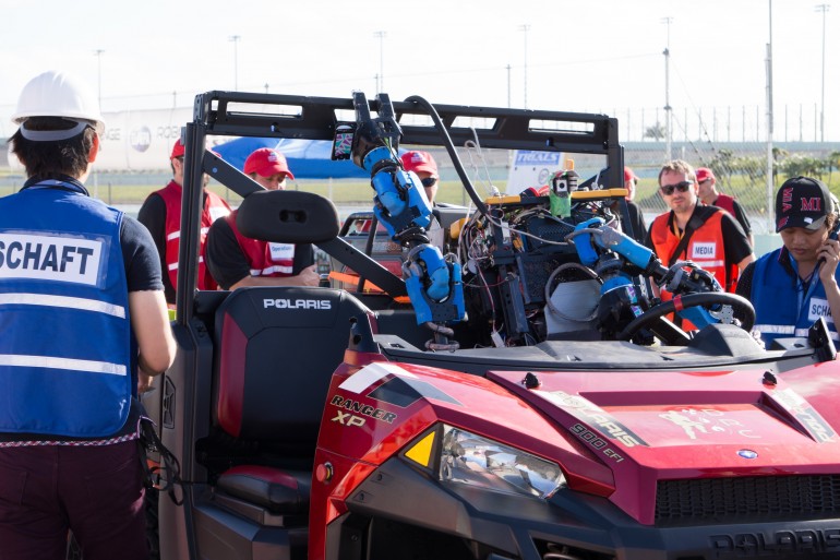 Robot Schaft của Google giành vị trí đầu tiên tại cuộc thi DARPA ...