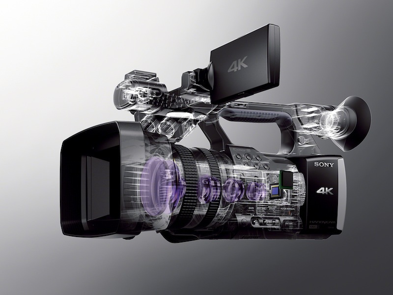 Cận cảnh máy quay 4K cá nhân Sony Handycam FDR-AX1
