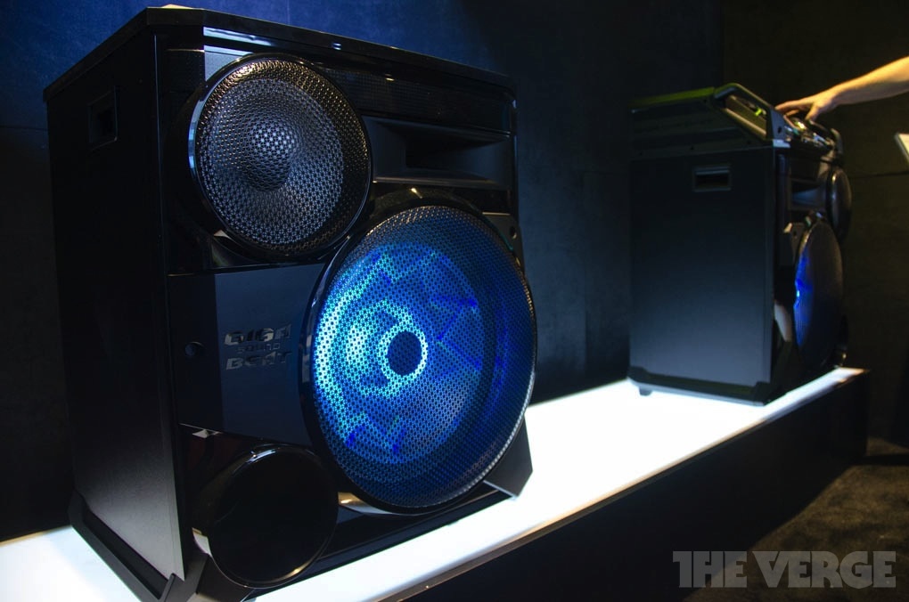 [CES 2014] Samsung giới thiệu hệ thống loa công suất lớn GIGA MX- HS8500