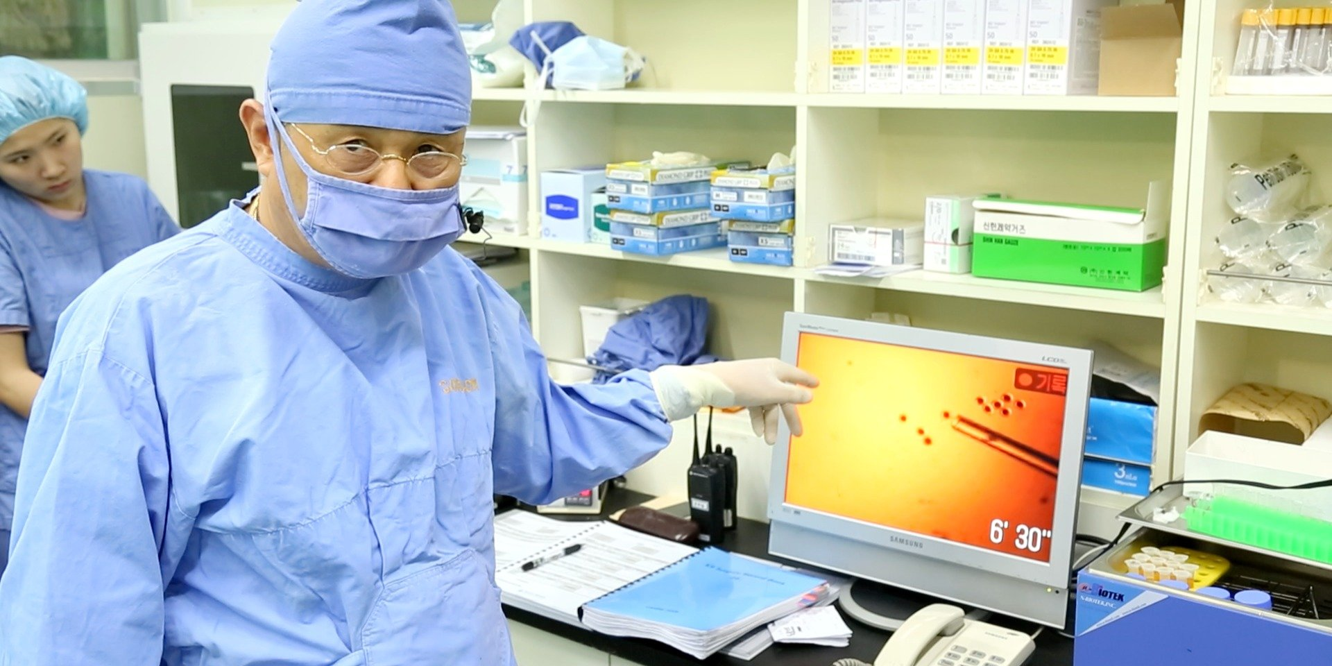 Những góc tối đằng sau cuộc đời "ông vua nhân bản chó"