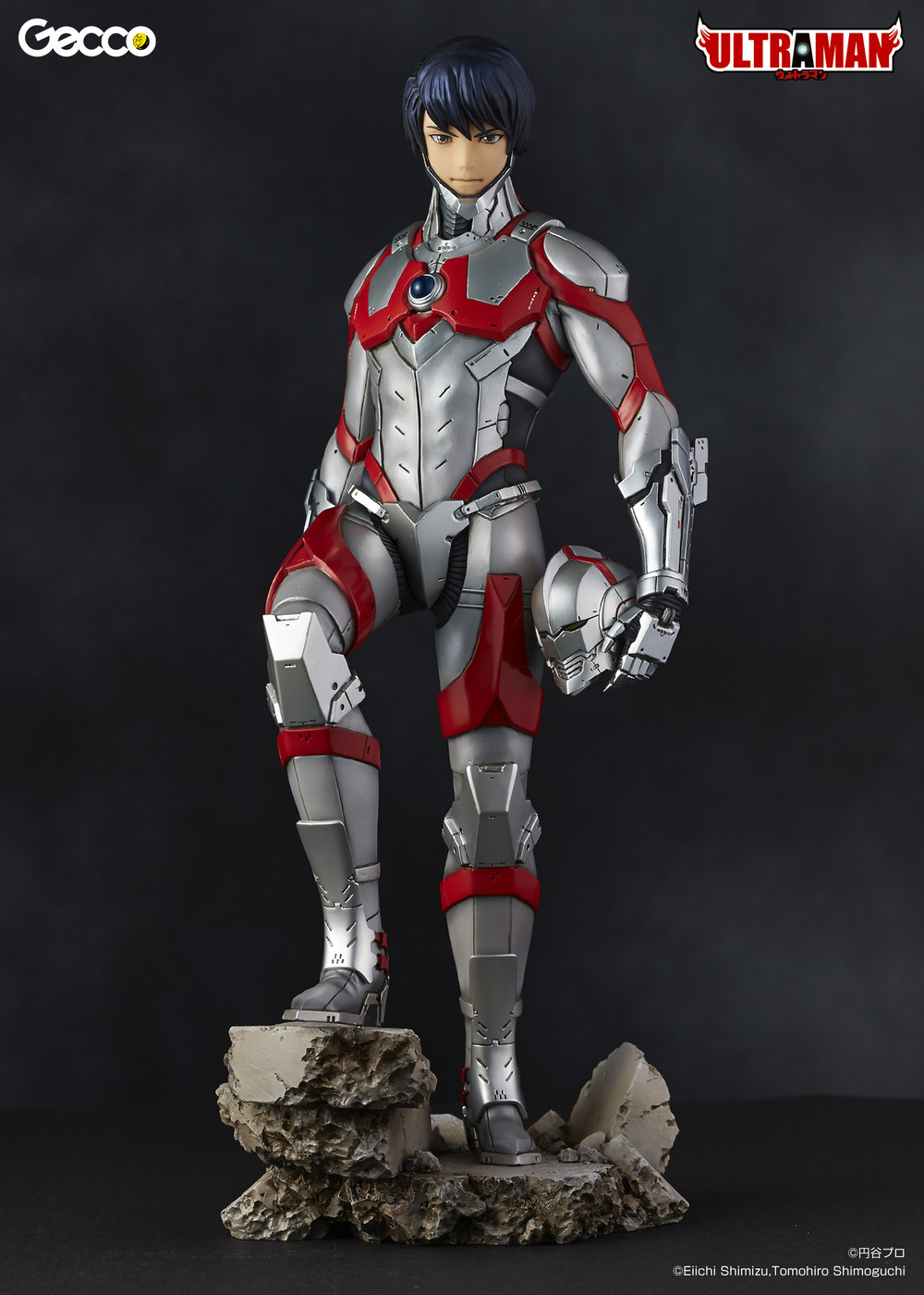 Lạ mắt với bộ figure Ultraman trị giá gần... 7 triệu đồng