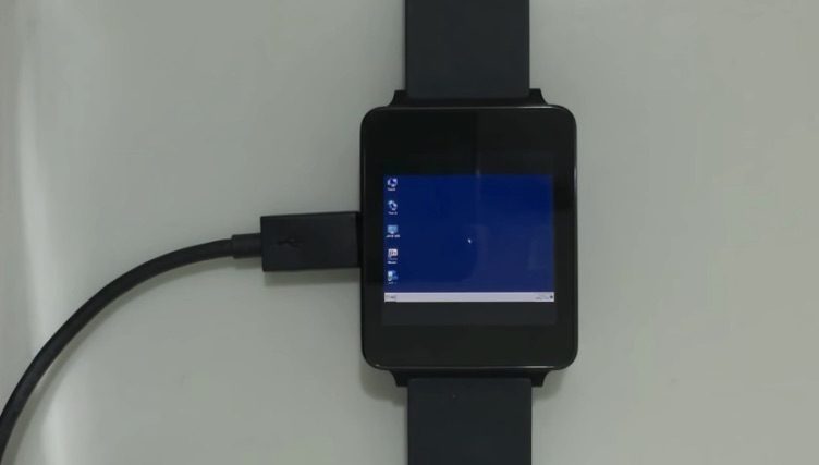 Smartwatch cũng chạy được Windows 7 nhưng mất 3 tiếng để khởi động