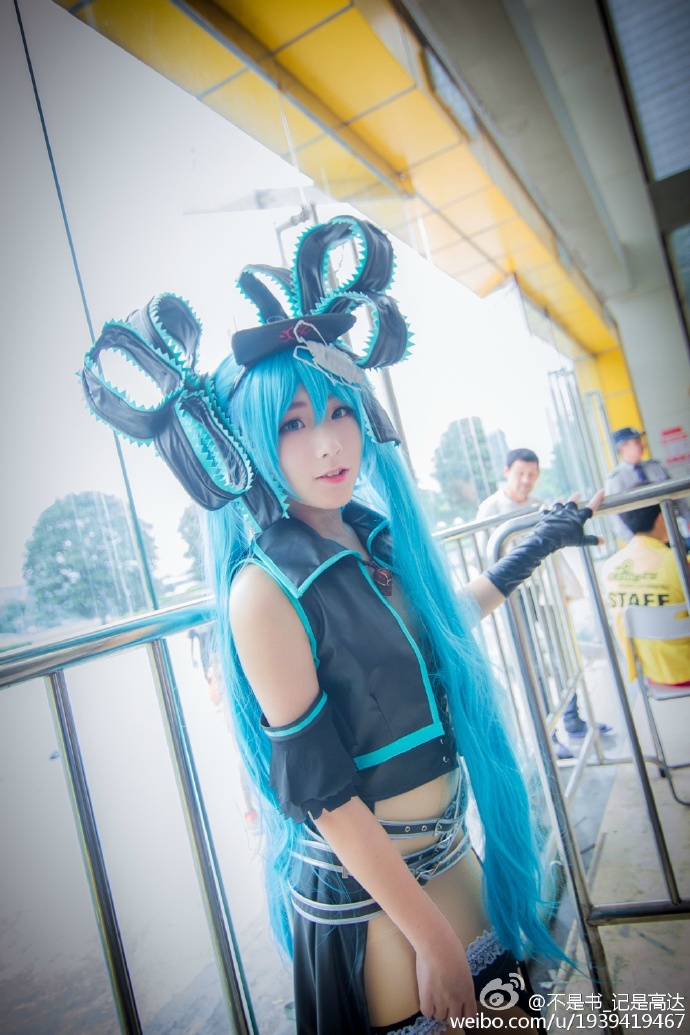Cosplay Hatsune Miku tuyệt đẹp xao xuyến fan hâm mộ