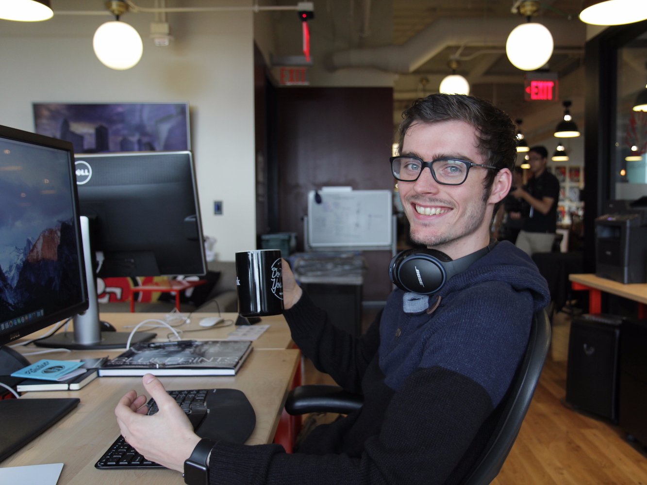 Vì sao vị CEO này lại làm thân với các hacker tuổi teen?