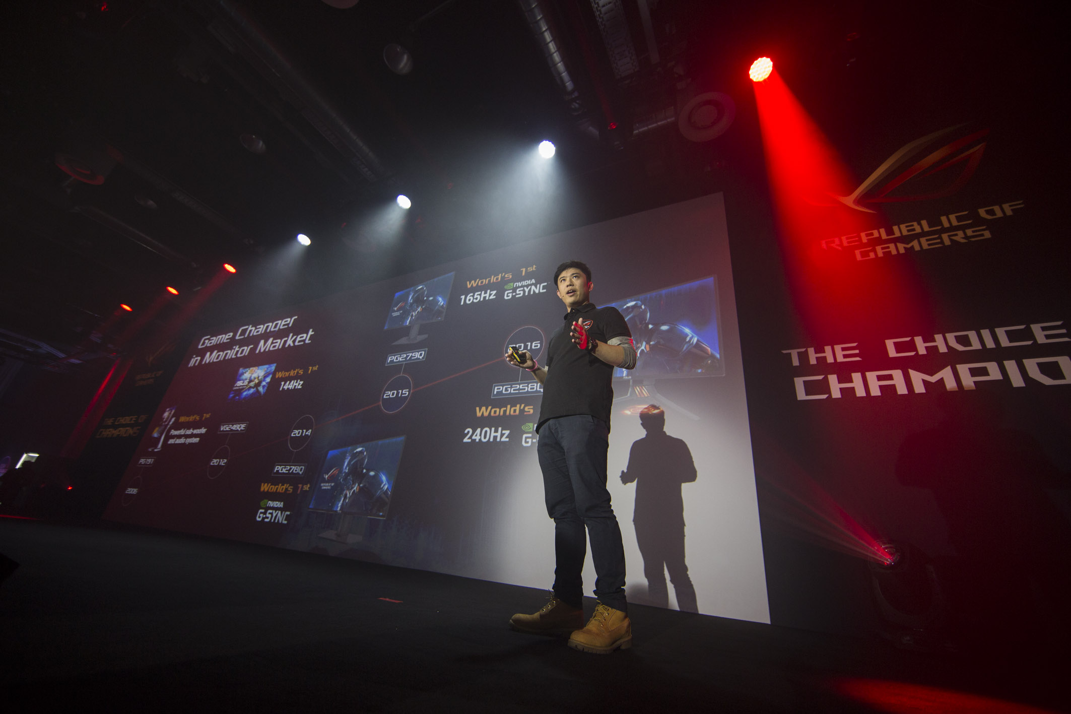 Asus ROG tung ra toàn hàng khủng, game thủ cứ nhìn thấy là mê tít vì ...