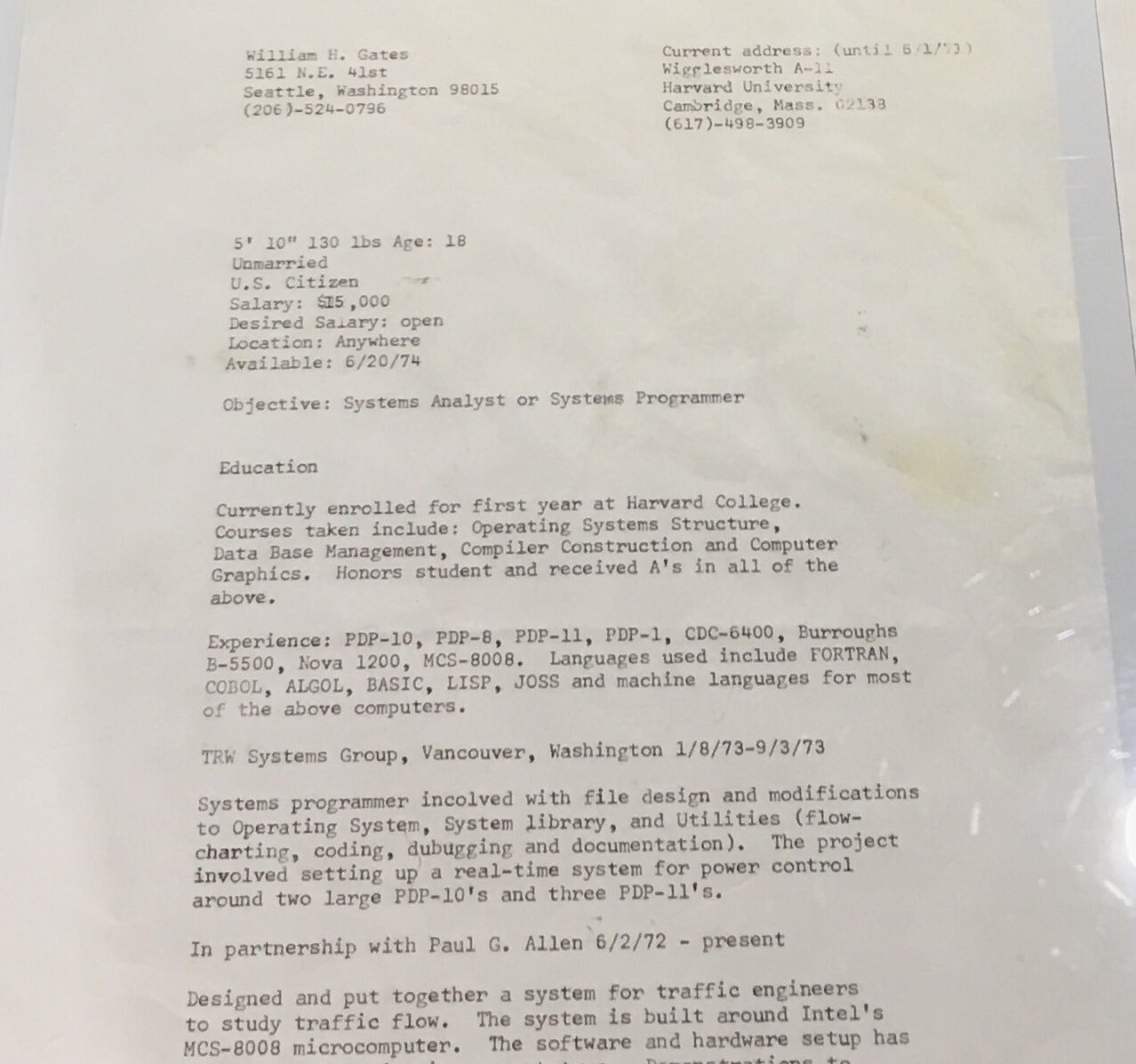 Đây là CV của Bill Gates từ năm 1974, nhìn mức thu nhập ở năm nhất Đại ...