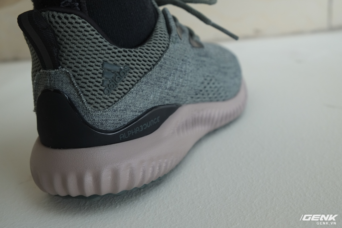 Đánh giá chi tiết adidas AlphaBounce EM: Hiệu năng cao, đa dụng, là lựa ...