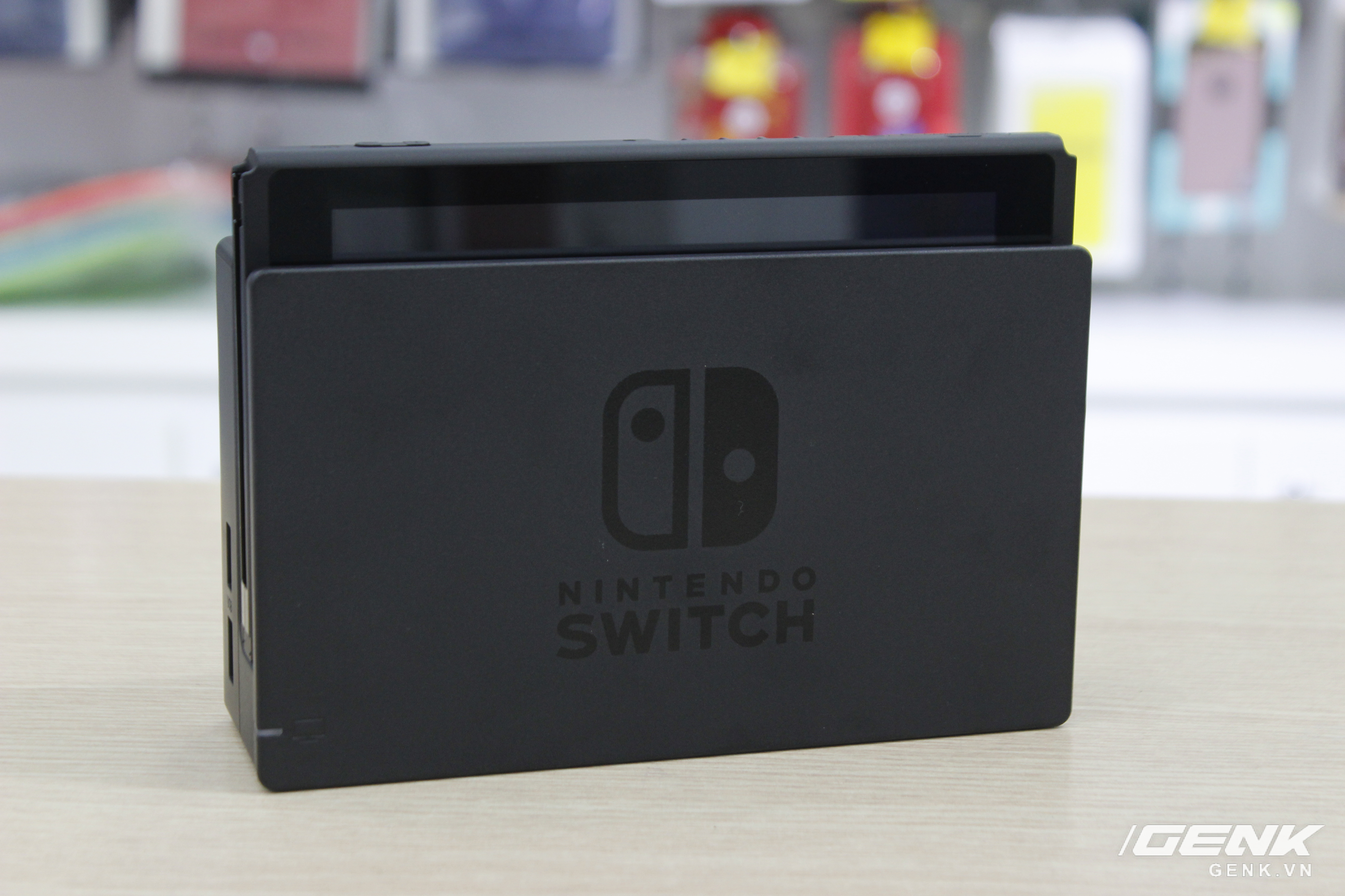 Mở hộp Nintendo Switch: khi console và handheld cách nhau một tiếng 'click'