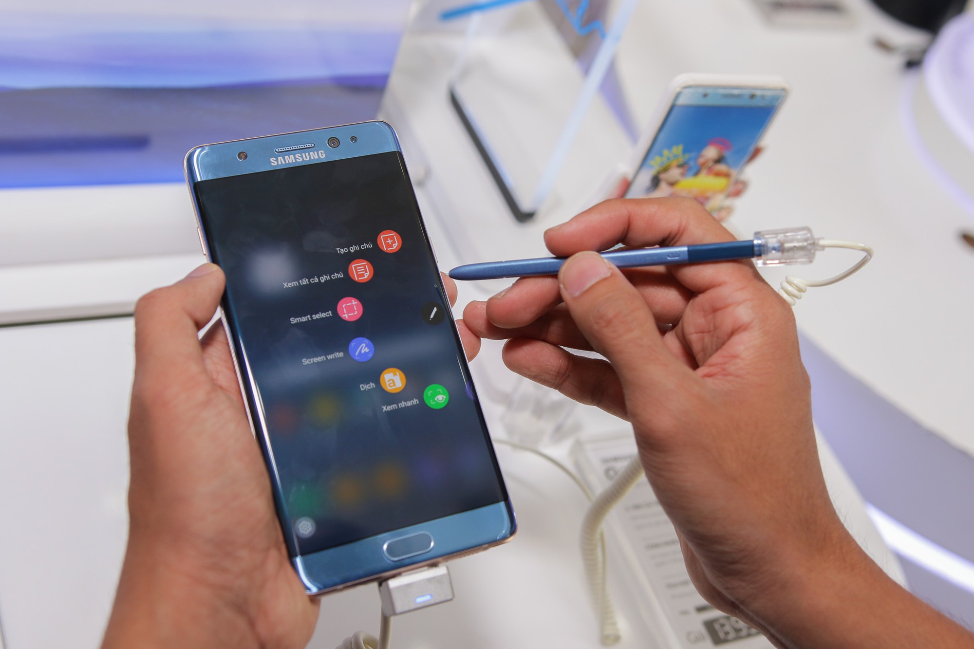 Galaxy Note FE đến tay người tiêu dùng Việt Nam: 20.000 đơn đặt hàng ...