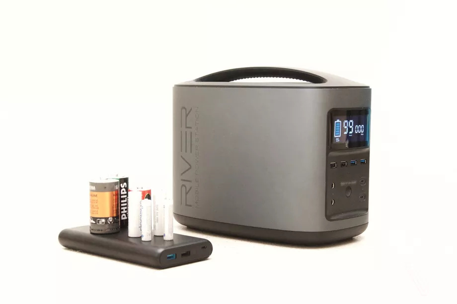 River – pin dự phòng “khủng bố” nhất mọi thời đại: 116.000 mAh, nặng ...