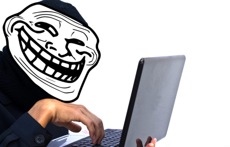 Một anh chàng lập trình viên đã tạo ra một cỗ máy để "troll" những tên ...