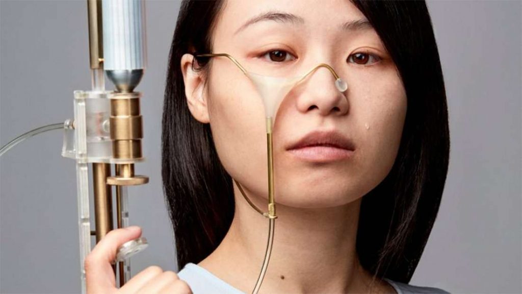 Khẩu súng biến nước mắt thành đạn, cứ khóc là có đạn bắn