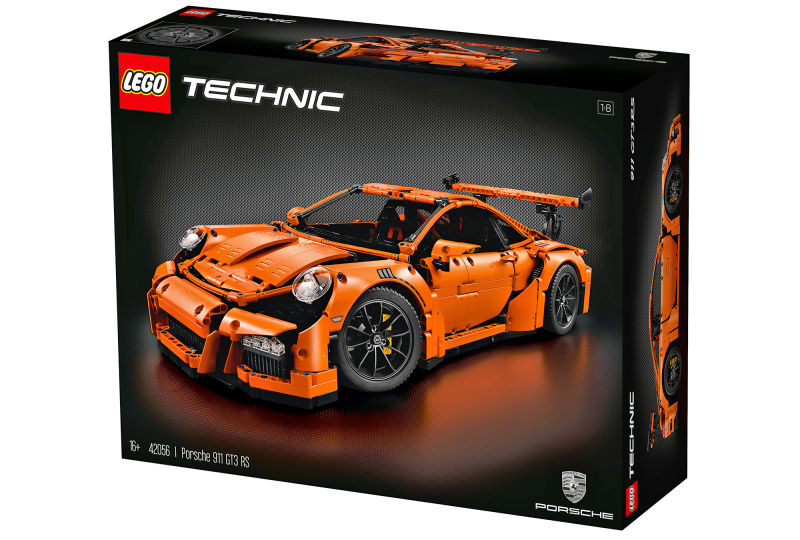 Mãn nhãn trước cảnh siêu xe Porsche 911 phiên bản Lego va chạm rồi vỡ ...