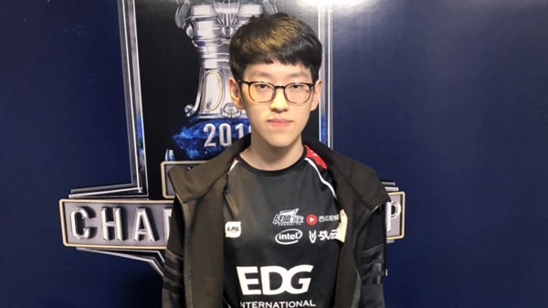 EDG Scout - người cũ của SKT muốn đối đầu với Faker tại CKTG 2018 nhưng không thể