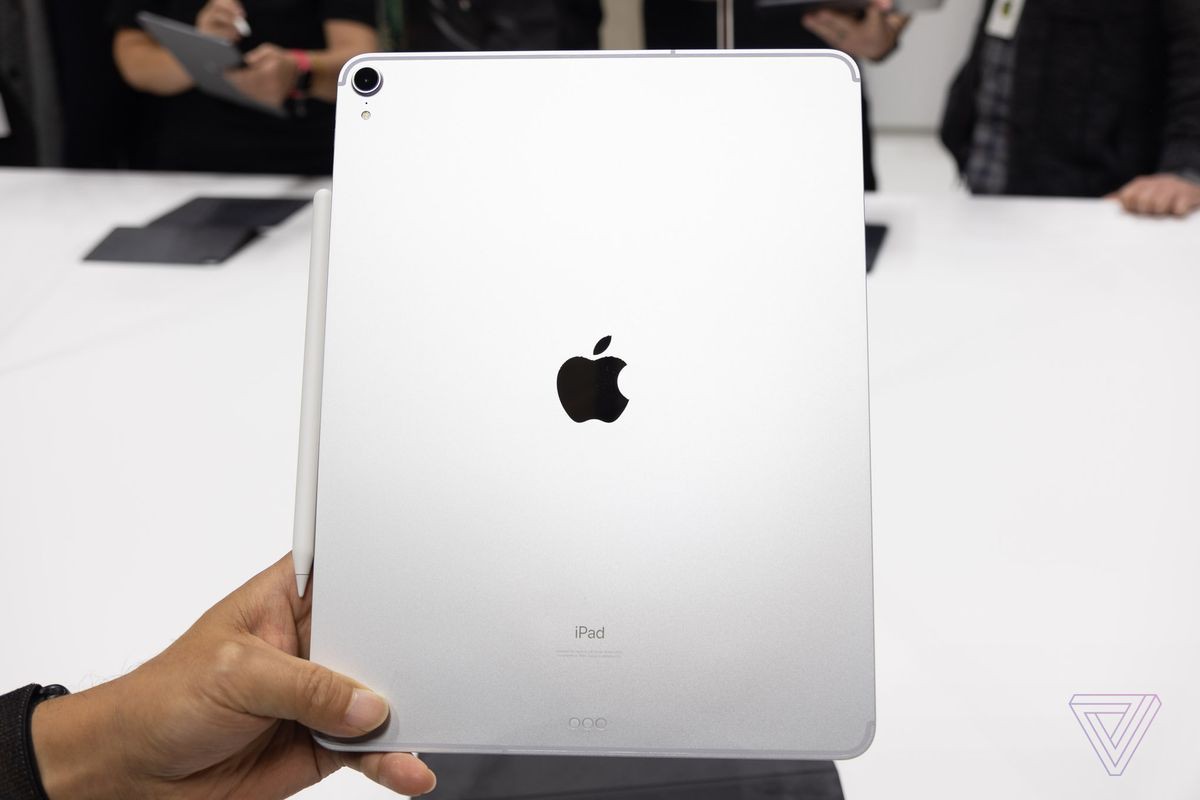 Cận cảnh iPad Pro mới, chiếc tablet có thiết kế toàn màn hình của Apple