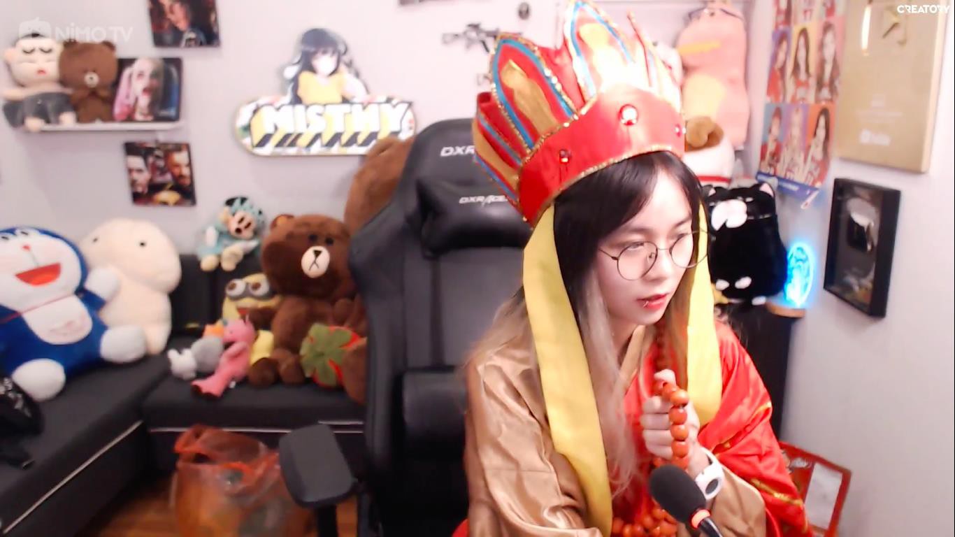 MisThy, RIP 113, WinD... và loạt hot streamer đua nhau Cosplay hưởng ...