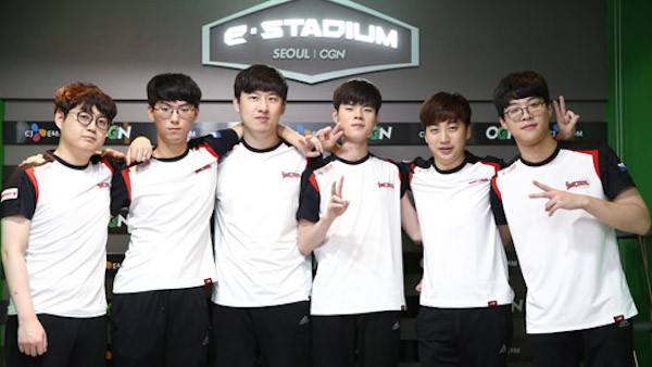 Super Team KT Rolster cũng đứng trước nguy cơ tan đàn xẻ nghé dù mới vô địch LCK mùa hè 2018