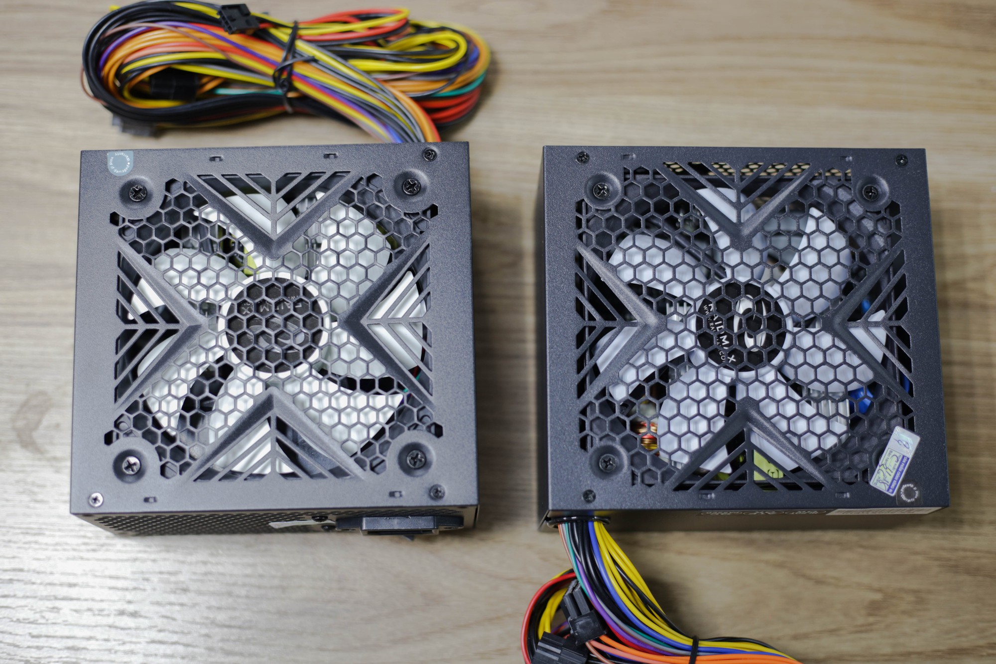 Mổ bụng Raidmax RX 400 XT và RX 500 XT - Bộ nguồn công suất thực đáng ...