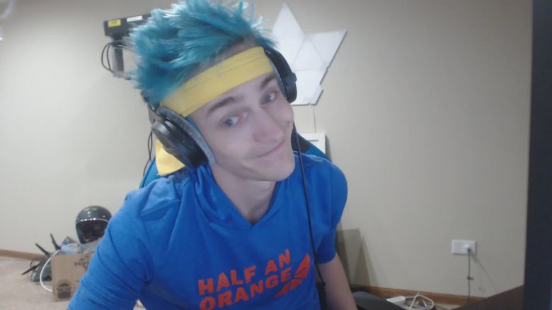 Khẳng định Drake dựa hơi mình và những khoảnh khắc xấu xí nhất của ...