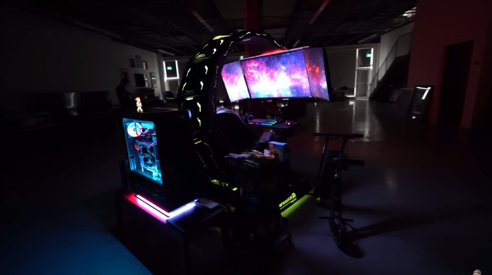 Chiêm ngưỡng cỗ máy mang lại "trải nghiệm chơi game tối thượng" có giá ...