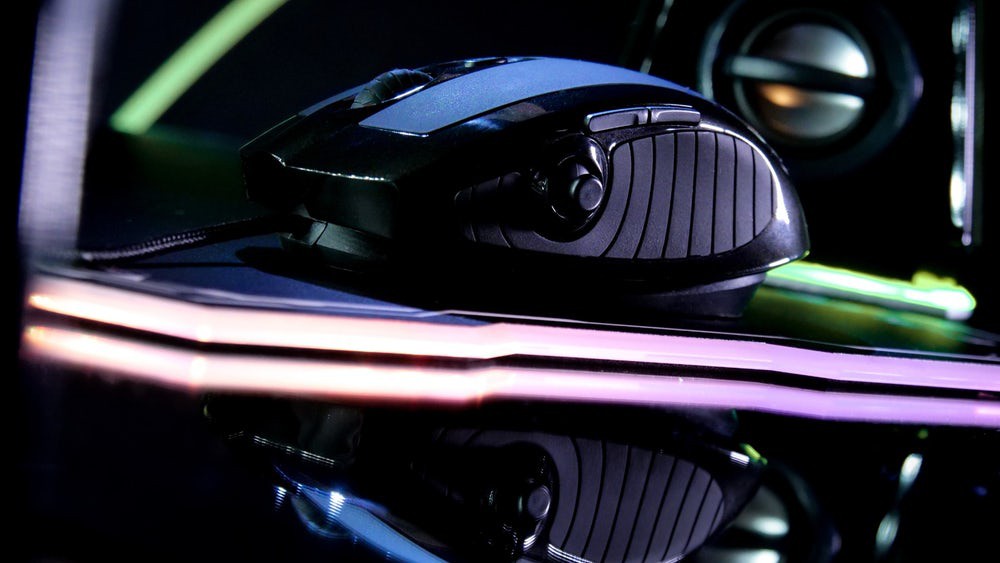 Lexip - Chuột chơi game siêu kỳ lạ có thể ngả nghiêng 360 độ