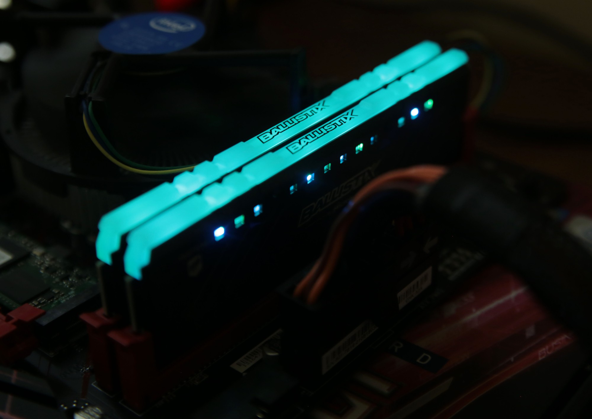Cận cảnh KIT RAM Ballistix Tactical Tracer RGB chuyên game tại Việt Nam ...