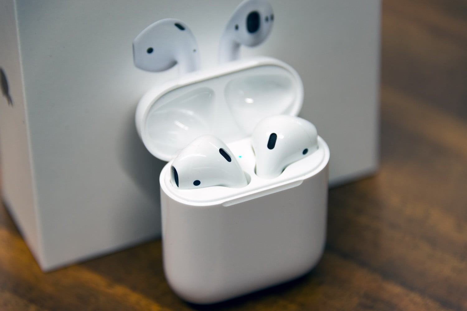 Tim Cook khẳng định AirPods vẫn là một trong những tai nghe phổ biến ...