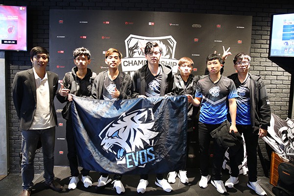 Ngắm nhìn đội hình rank Thách Đấu có thực lực cao ngất của team EVOS