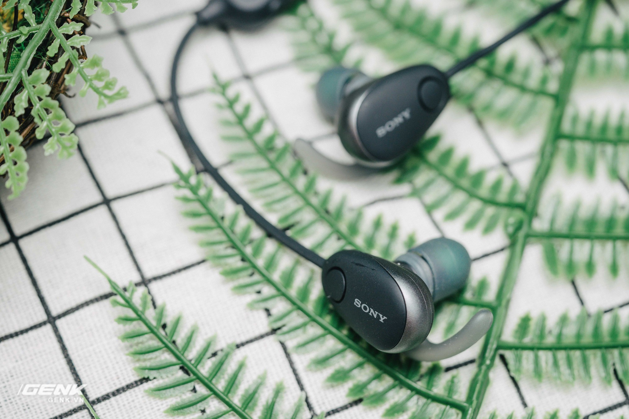 Đánh giá tai nghe không dây Sony WI-SP600N - Phổ cập tai nghe chống ồn ...