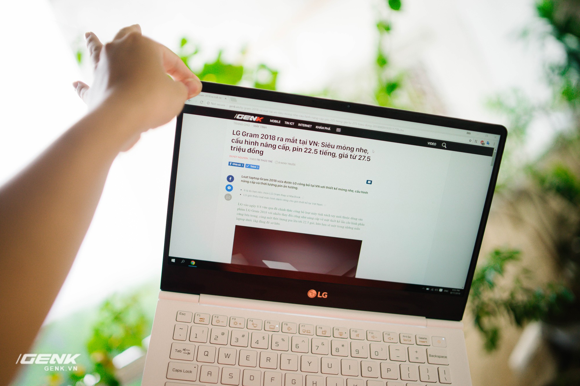 Đập hộp máy tính xách tay LG Gram 2018 - Mạnh mẽ nhưng nhẹ như lông hồng