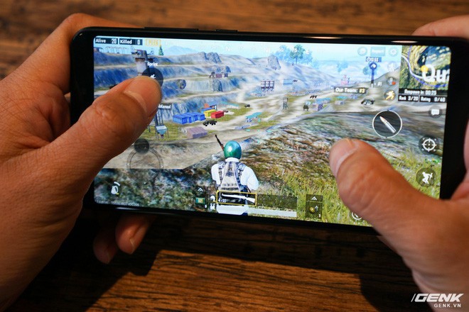 Top 5 smartphone giá rẻ mà vẫn chiến ngon những tựa game đỉnh nhất hiện nay