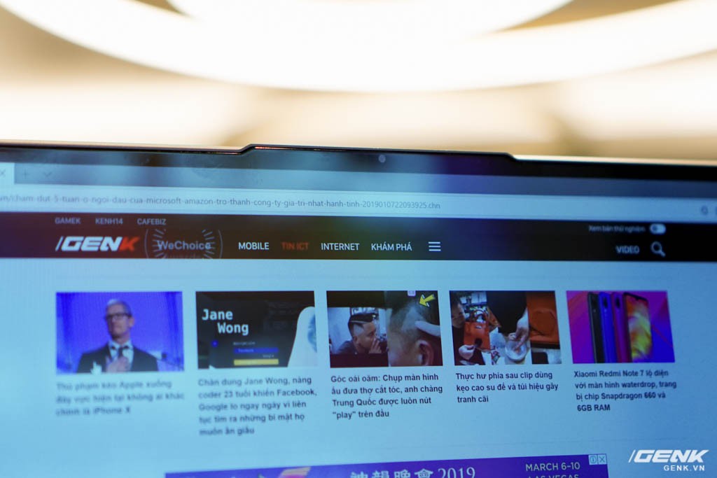 [CES 2019]: Lenovo S940, laptop thứ hai dùng tai thỏ ngược để đặt ...