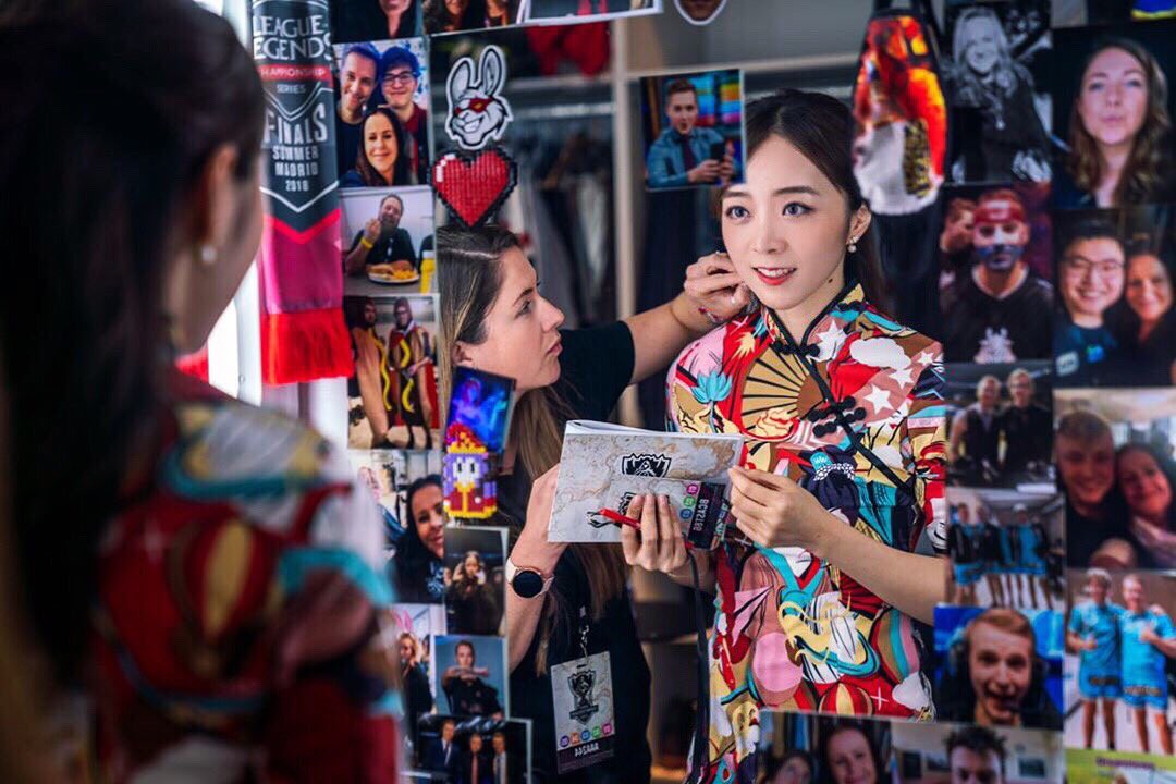 LMHT: Đệ nhất mỹ nữ LPL - Candice bất ngờ gửi lời cổ vũ tới DNK trước ...