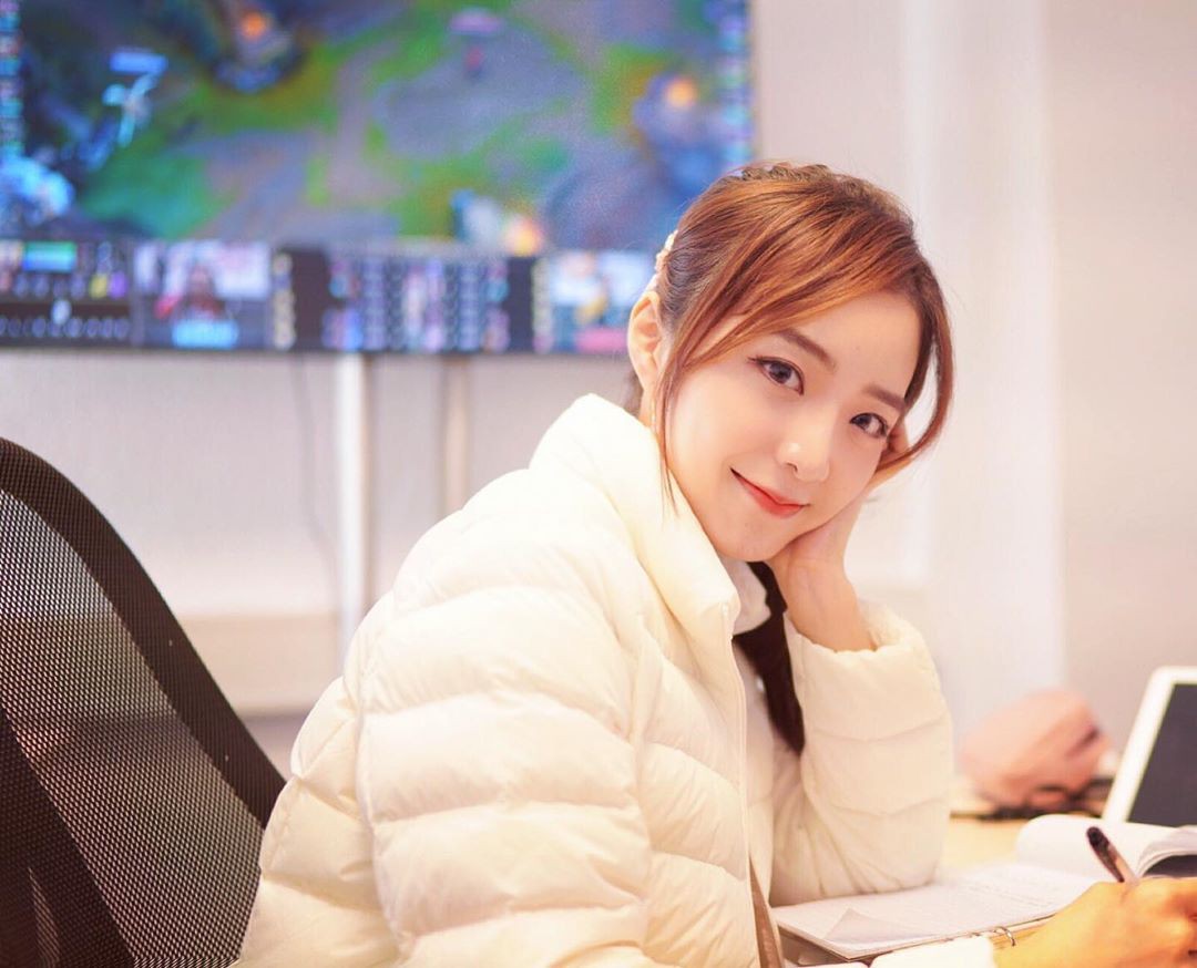 LMHT: Đệ nhất mỹ nữ LPL - Candice bất ngờ gửi lời cổ vũ tới DNK trước ...