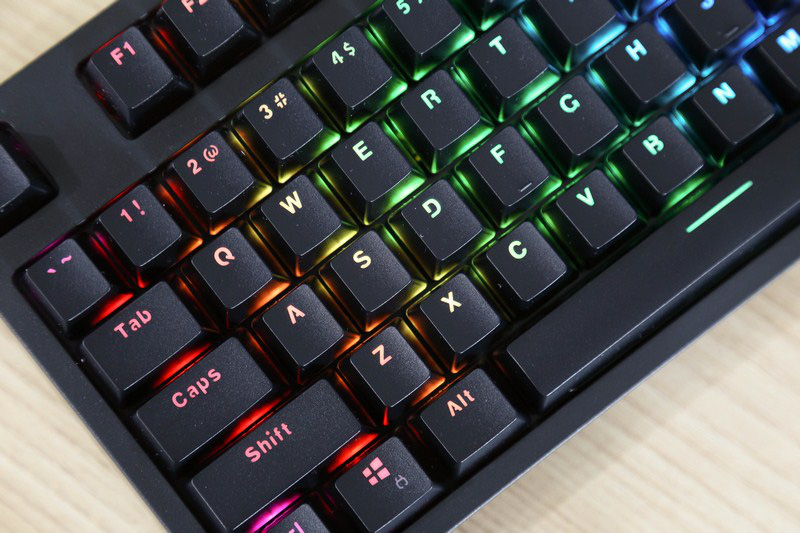 Cận cảnh E-Dra EK3104 RGB: Bàn phím cơ chỉ 850k đã đèn đóm lập lòe ...